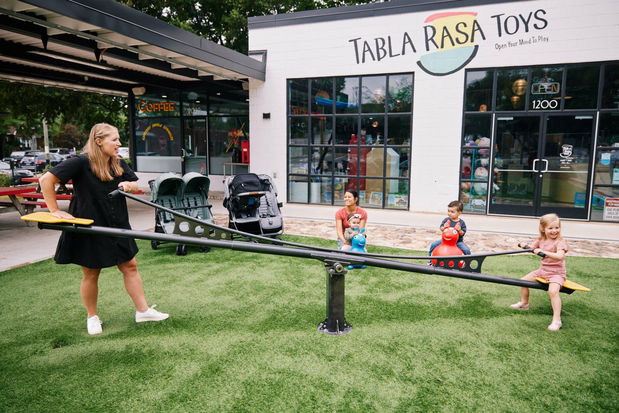 Tabla Rasa Toy Store Cafe